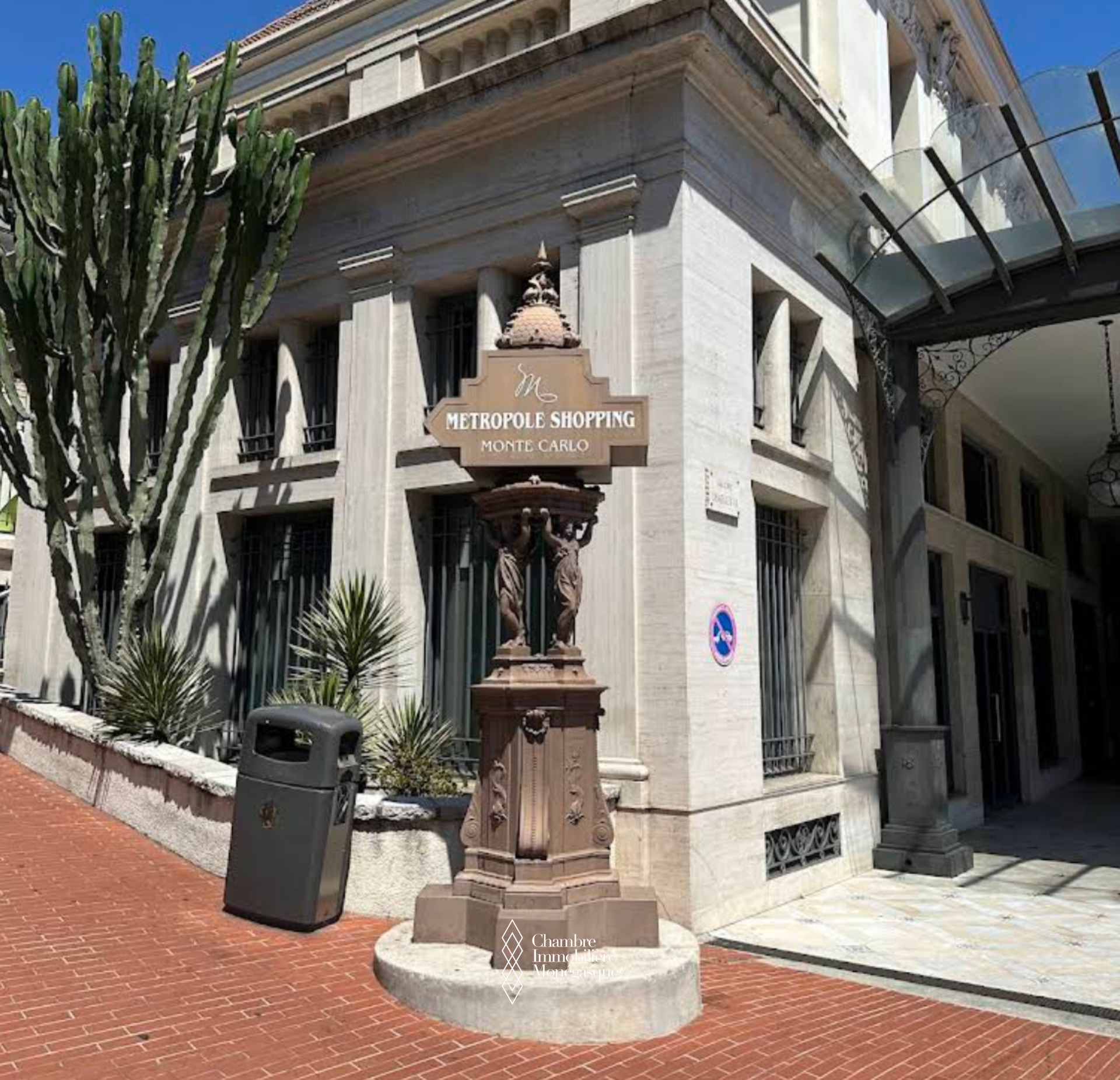 1 room office space to rent in Monaco