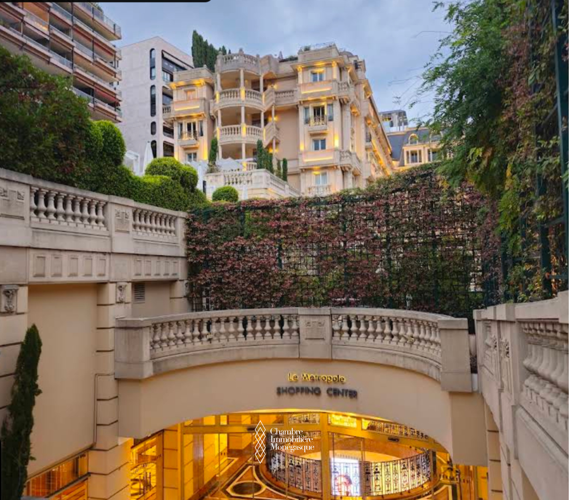 1 room office space to rent in Monaco